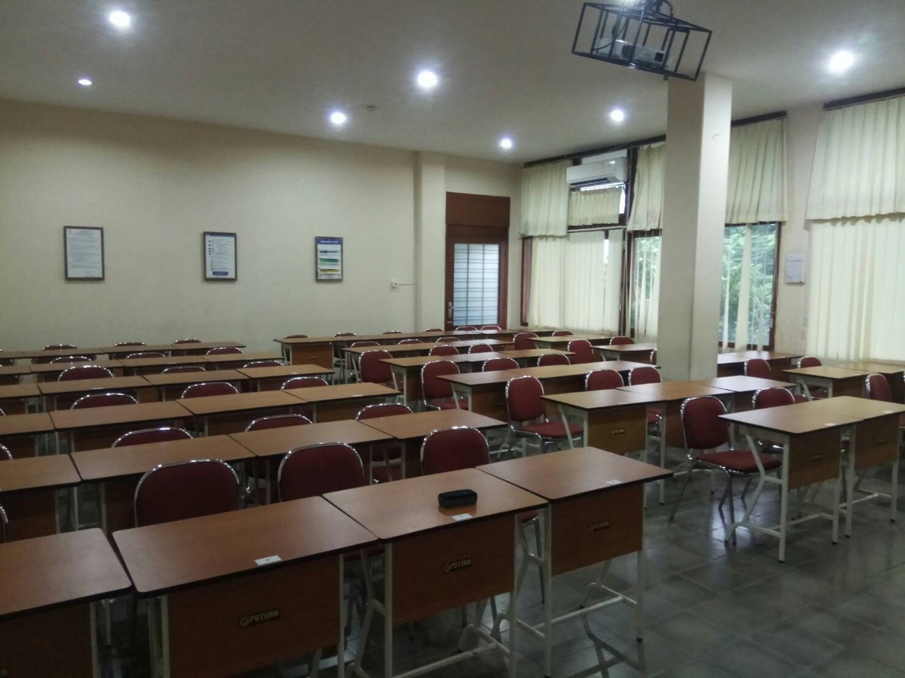 Ruang Kelas – Teknik Industri UNS